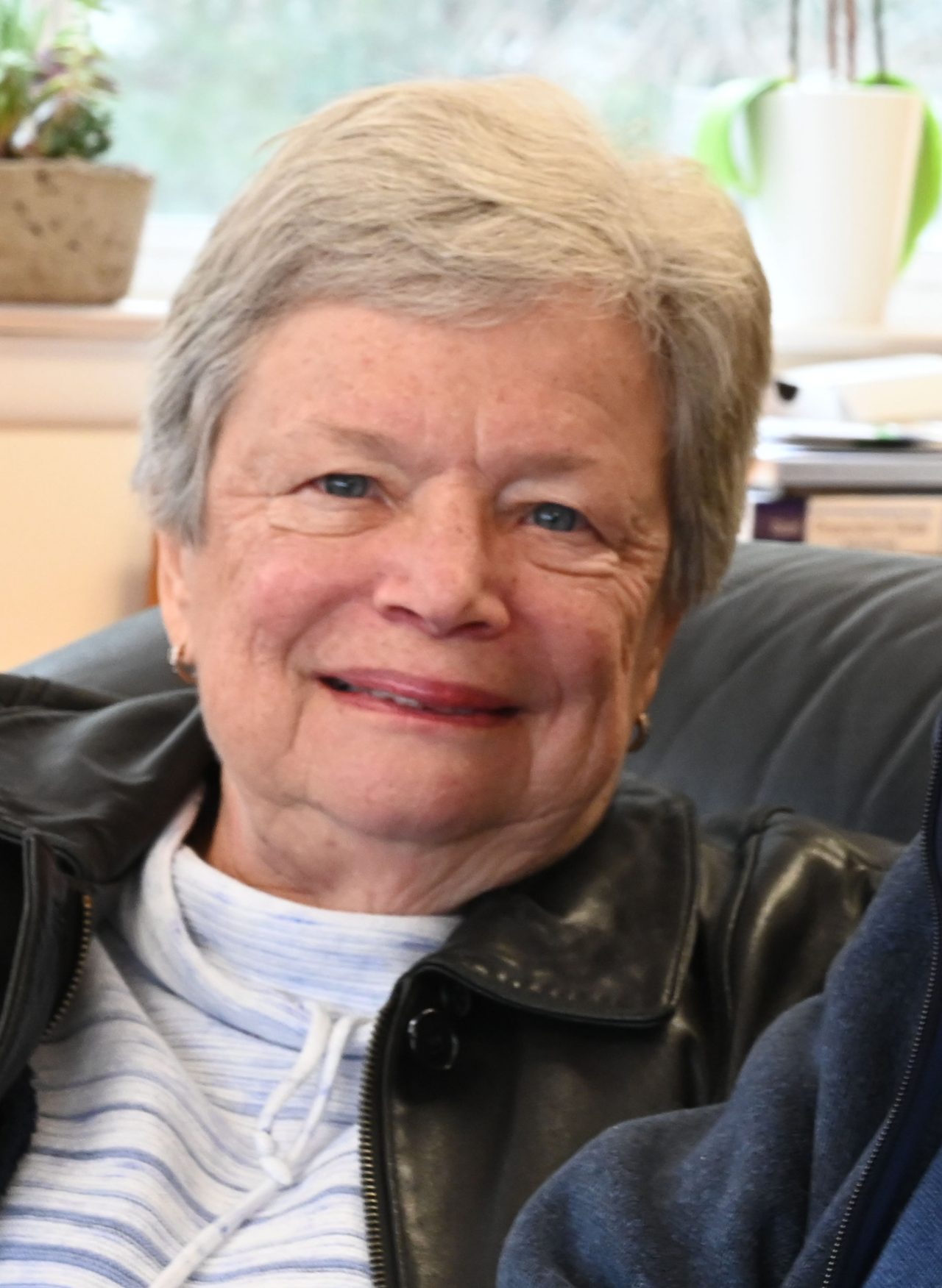 Cast bios | Troupers